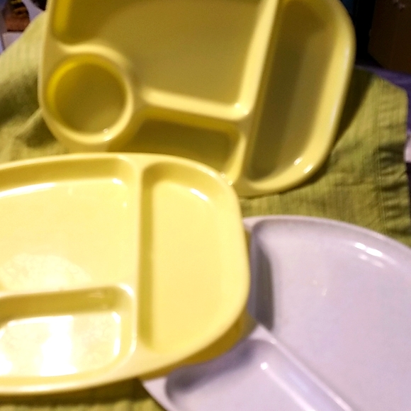 Kitchen | Vintage Plastic Plates | Poshmark
